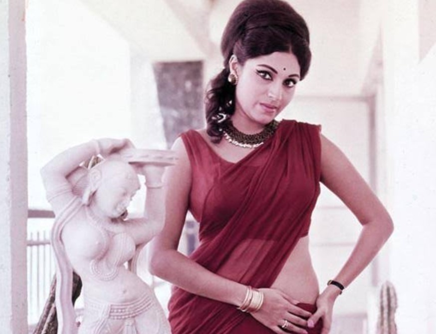 Unforgettable Bollywood: Mona Darling 'Helen' In Zanjeer Still Thrills